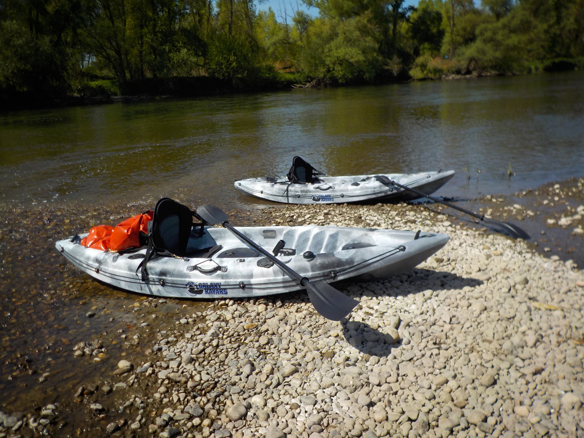 Pêche en kayak - Manu BIZEL, guide de pêche en Auvergne